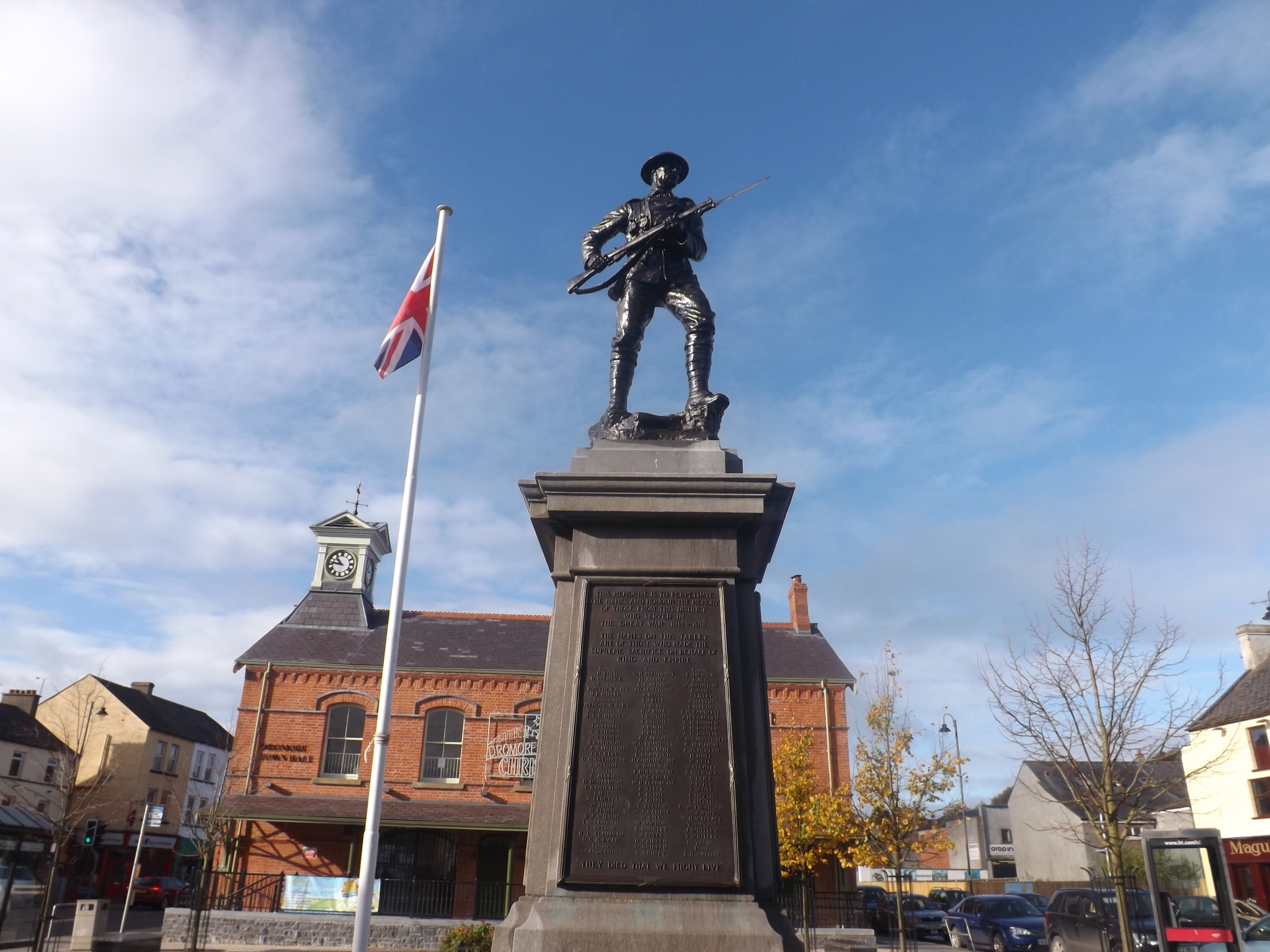 DROMORE - War Memorials Online